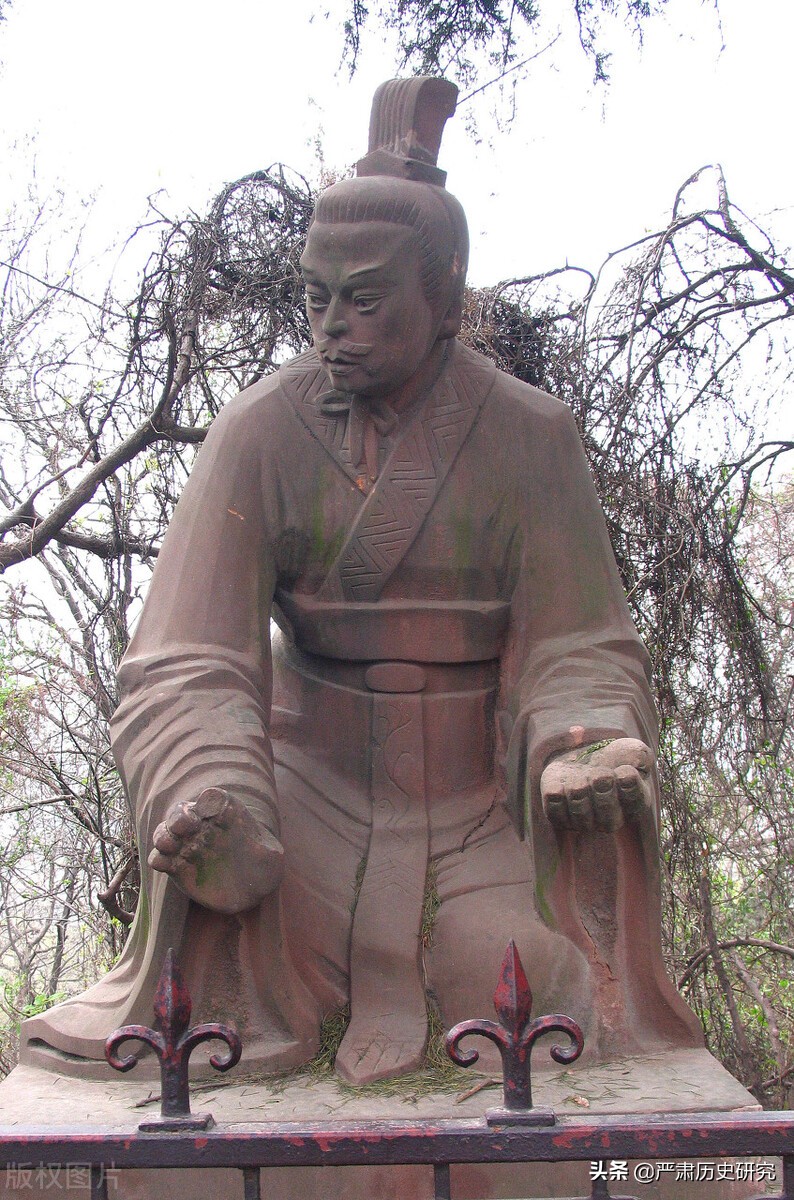 Does Liu Chan's reluctance to think about Shu have no ambitions or is ...