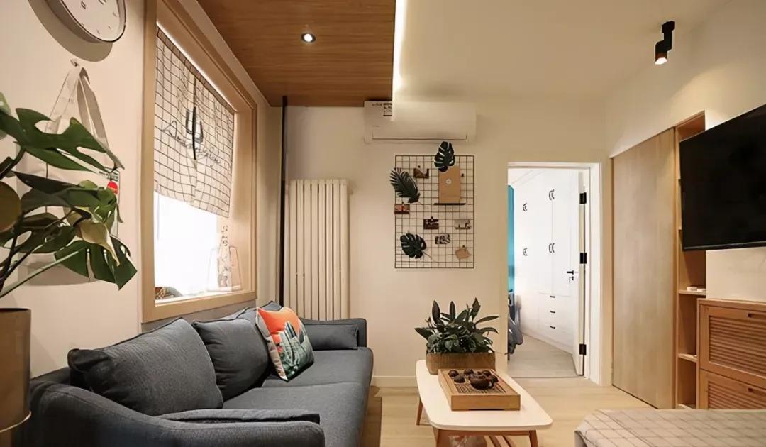 A small two-bedroom of 65 square meters, the master bedroom is designed ...