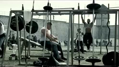 The muscles in American prisons are big, how can they keep in shape ...
