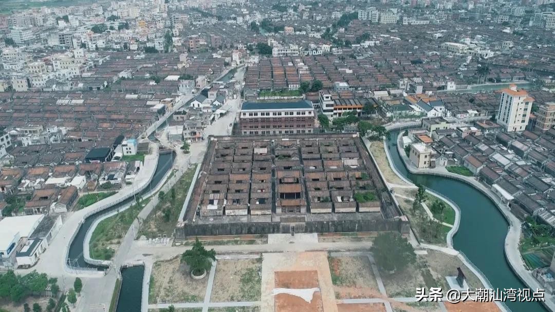 Dongli Ancient Village in Chaonan: Antique Chaoshan Village fort-style ...
