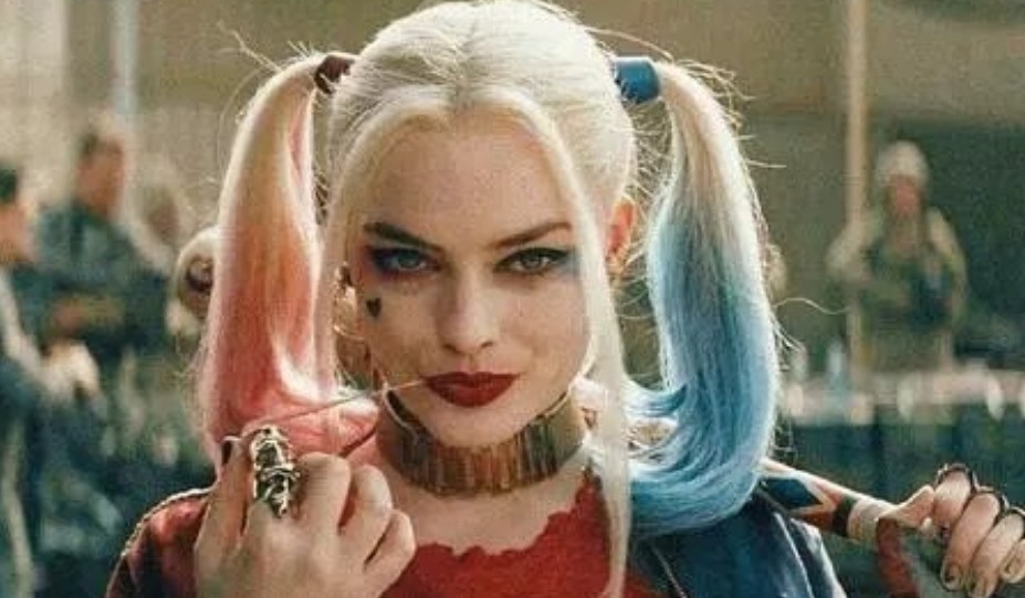The 31-year-old clown girl took a blockbuster with freckles on her face ...