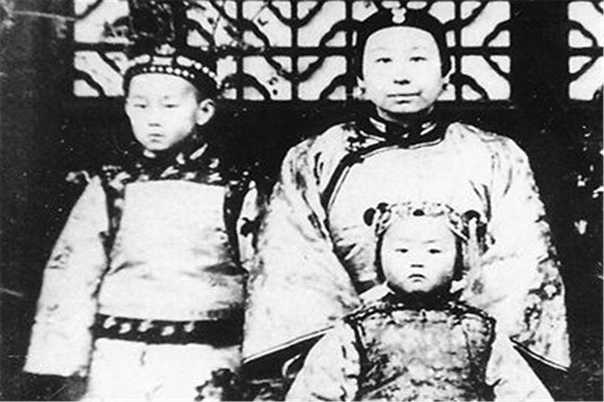 How much does Li Hongzhang give to grandma Zhang Ailing? Zhang Zijing ...