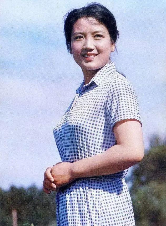 The most beautiful photo of Li Xiuming in the group "Three Flowers of ...