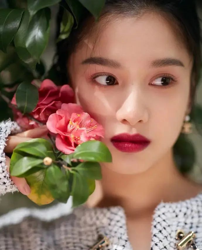 Lin Miaoke has graduated, and her growth is accompanied by controversy ...