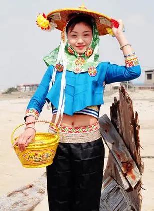 Which ethnic group is the Hui'an girl? - iNEWS