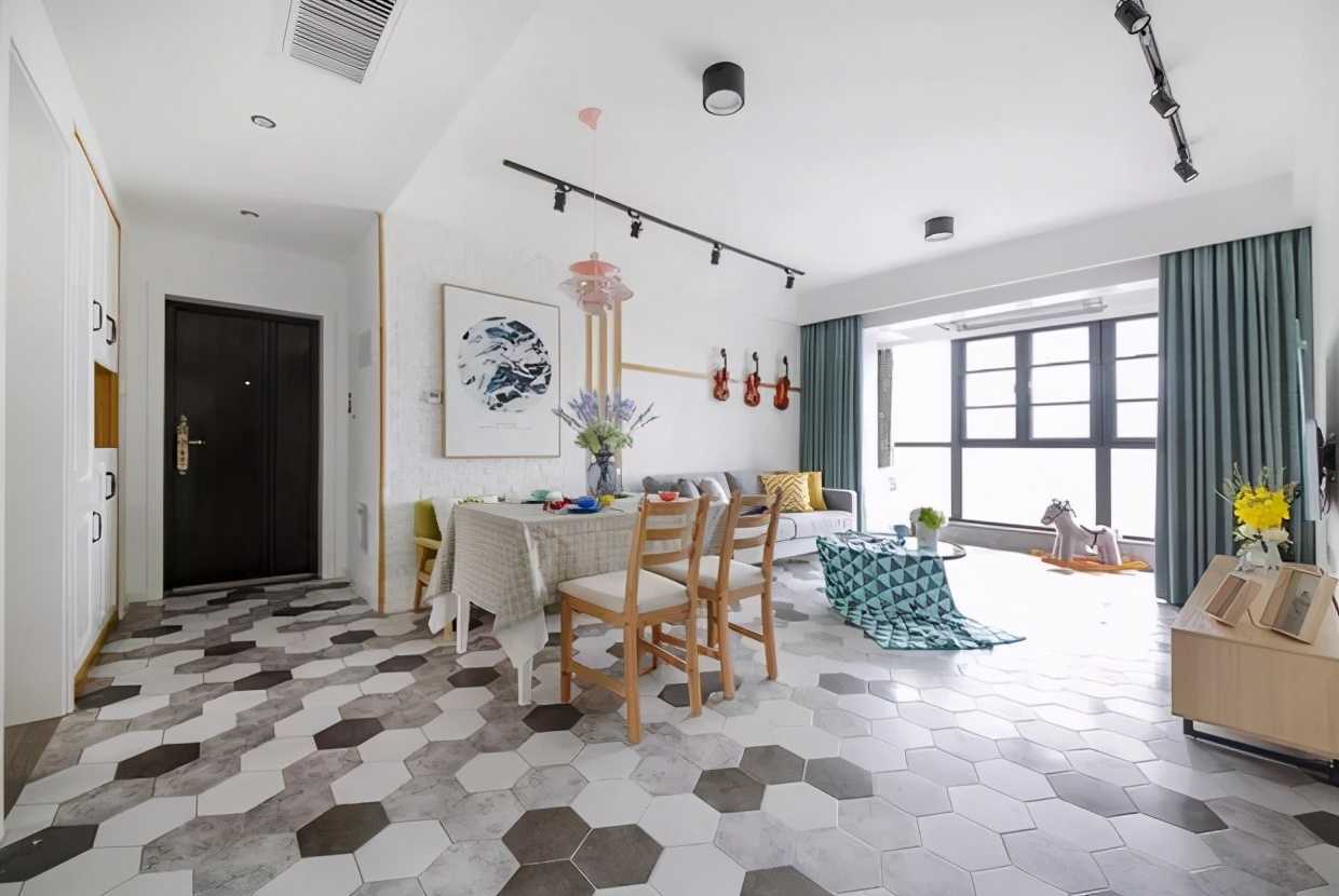 89 square meters squeezes out three bedrooms and two halls, and is ...