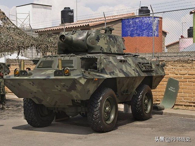 Mexican DN-V "Buffalo" wheeled self-propelled howitzer, pieced together ...