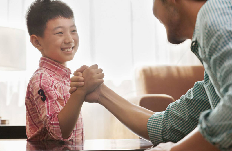 Boast your child, don't use "you are awesome", it may hurt your child ...