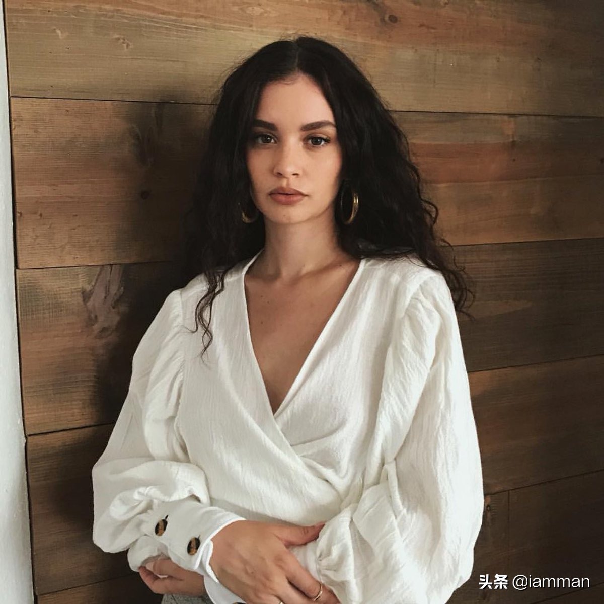 Sabrina Claudio, a Cuban-American singer with European and American ...