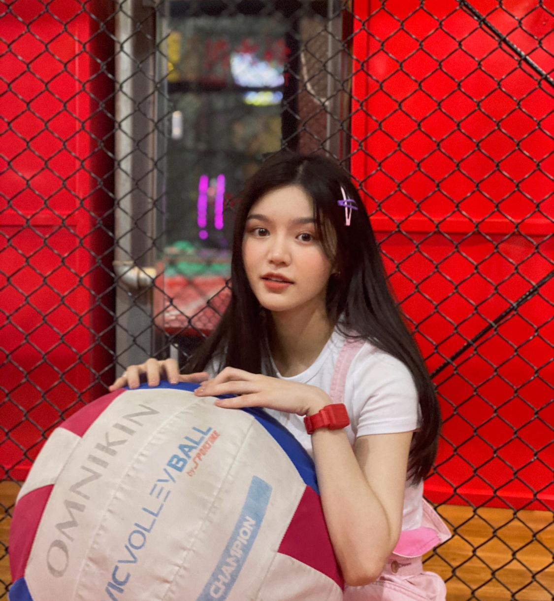 Lin Qiyu sports and party private clothes photos cream pink overalls ...