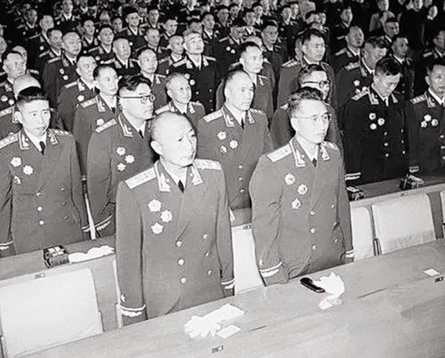 "Major General" or "Commander", who is at a higher level? - iNEWS