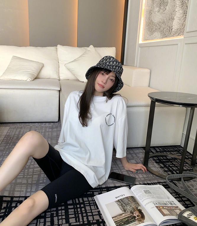 Li Xiaolu and Tianxin are in the same frame. Seeing Tianxin's style: it ...