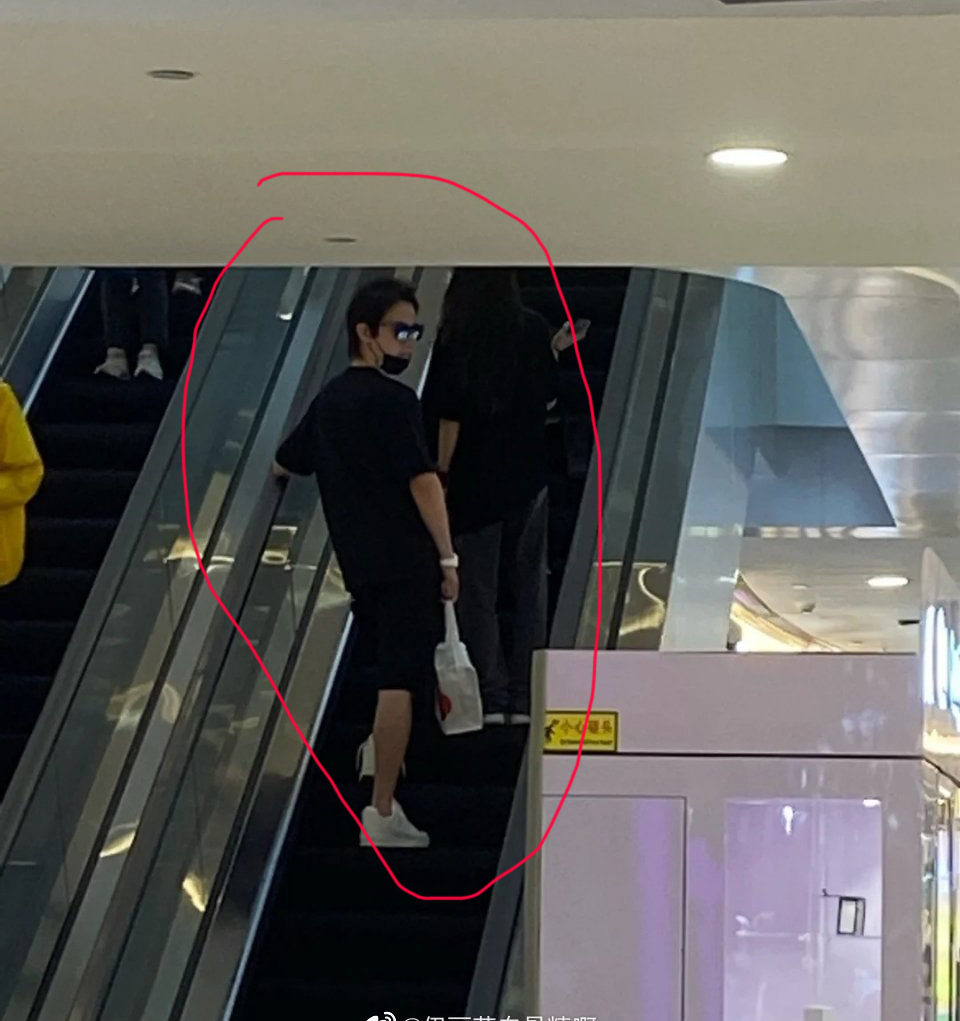 Really broke up?Luo Hao was again photographed dating another girl, but his current girlfriend ...