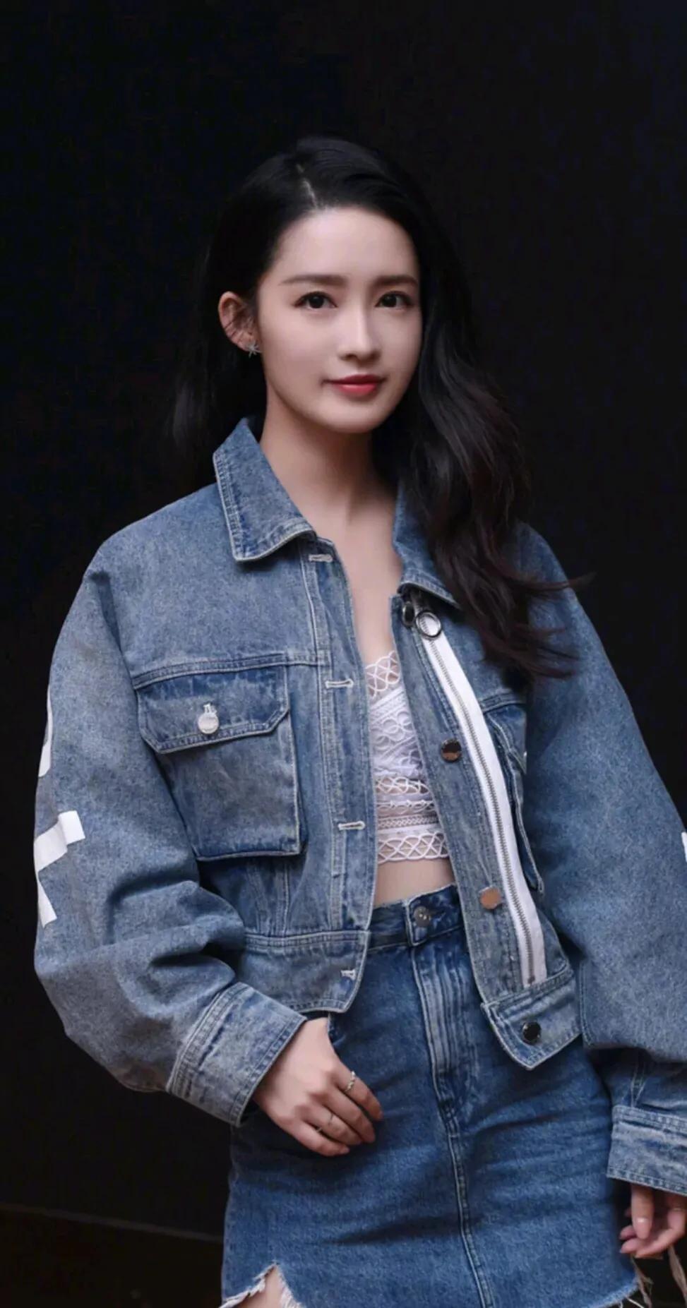 Sexy goddess Li Qin - iNEWS