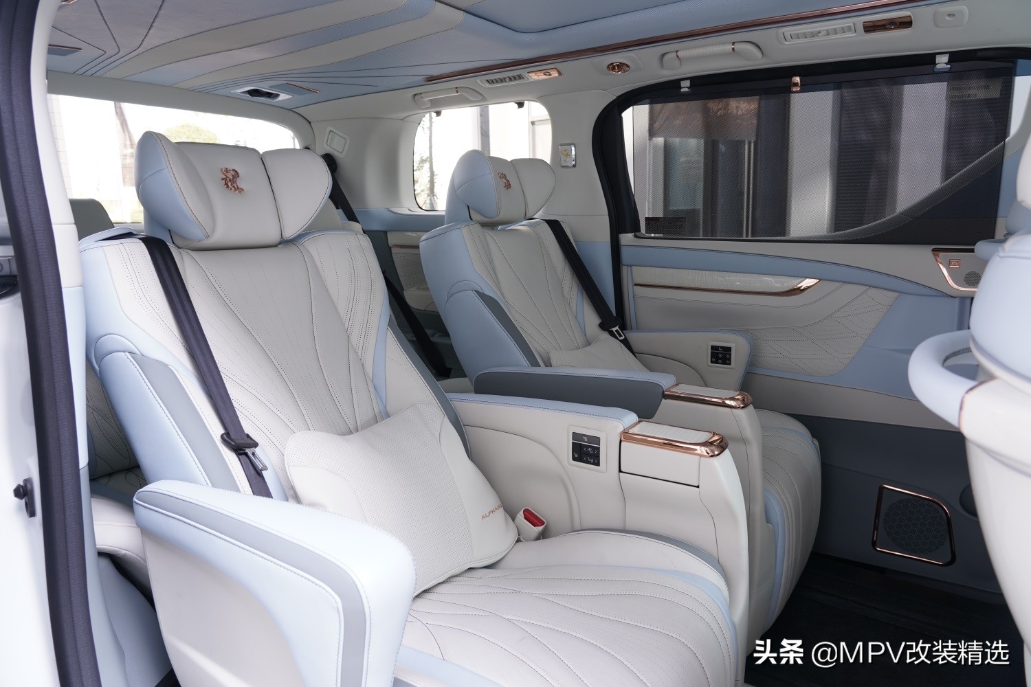 Toyota Alpha Century Special Edition, equipped with Golden Phoenix to ...