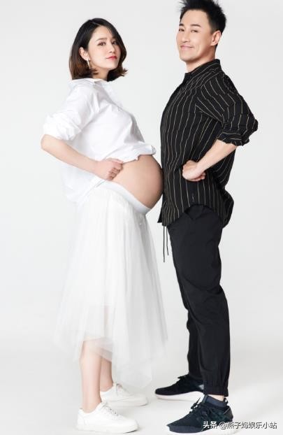 The 41-year-old Lin Feng and his wife show their sweetness, are not ...