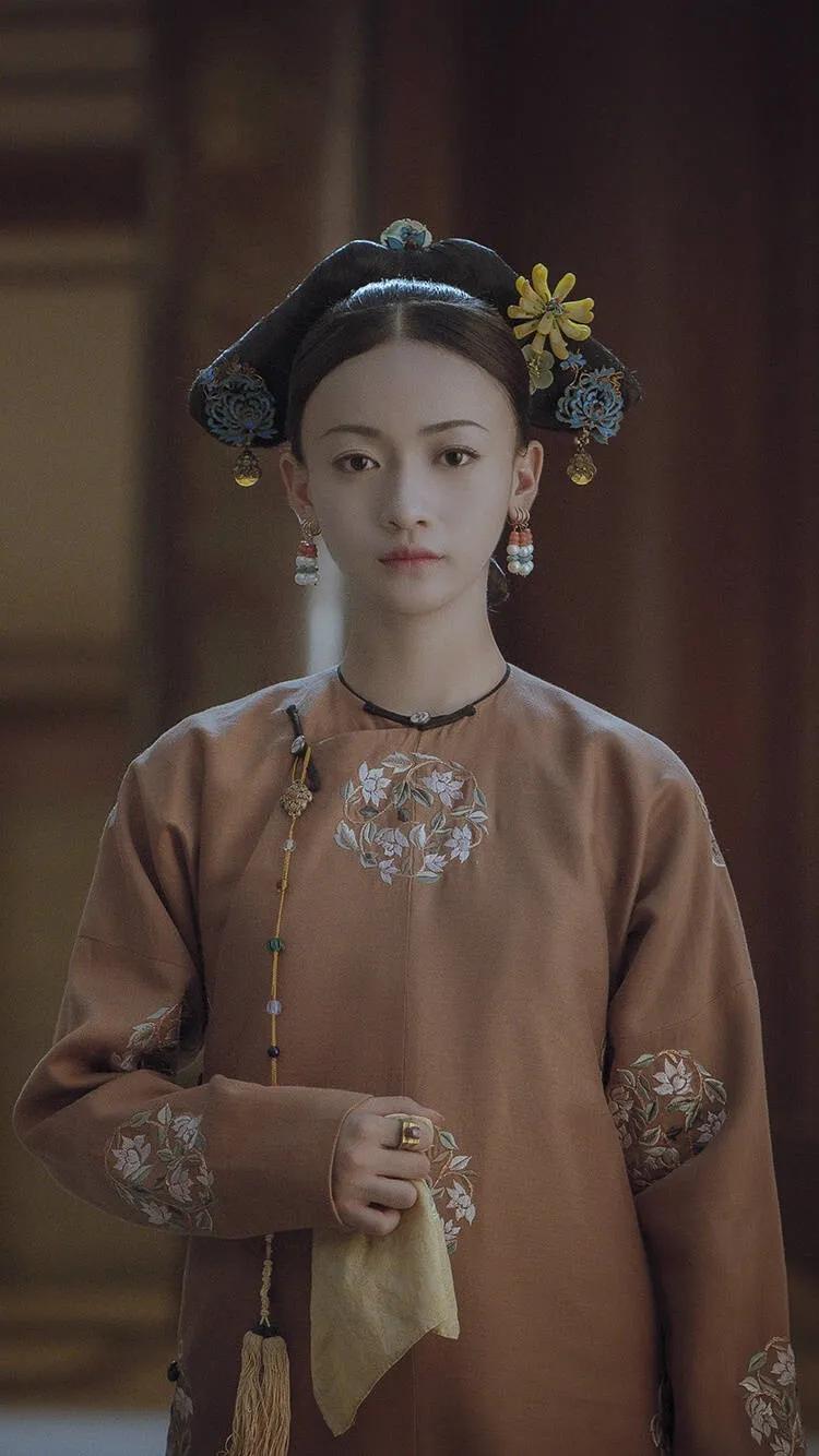 Different contrasts of the same characters in "Ruyi's Biography" and ...