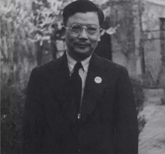 In 1988, Li Lun, 60, returned to Wuhu to pay homage to his parents: at ...