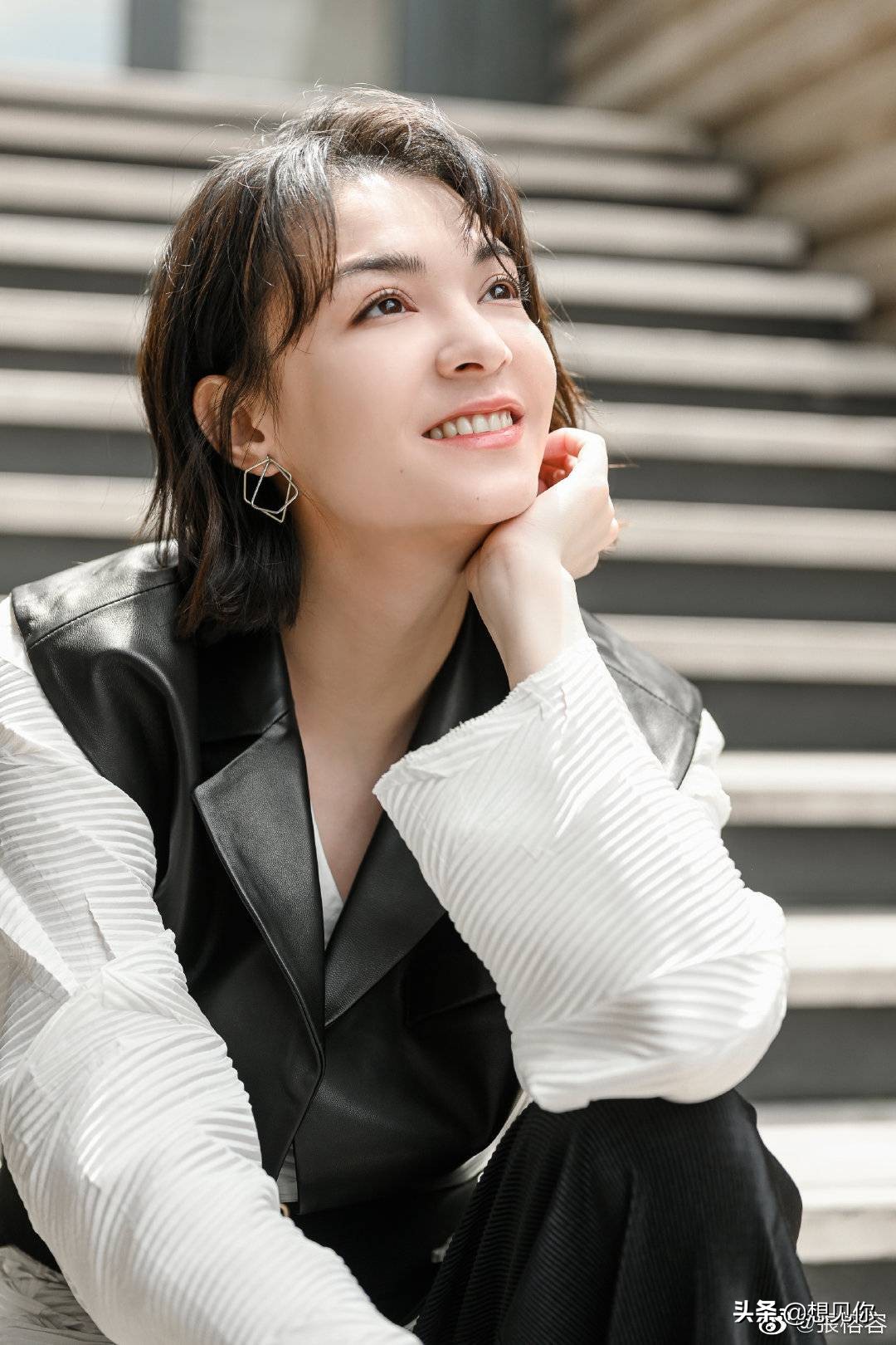 Casual and unique "Hermione"-Zhang Rongrong - iNEWS