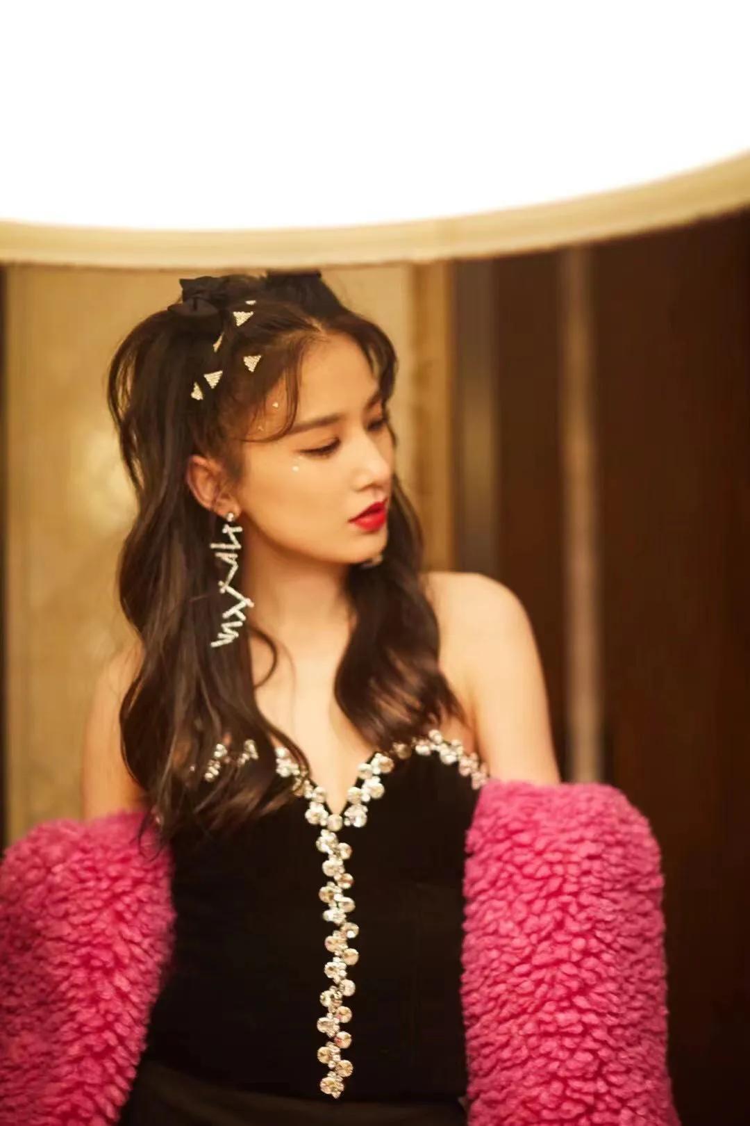 Huang Shengyi Photo Album - iNEWS