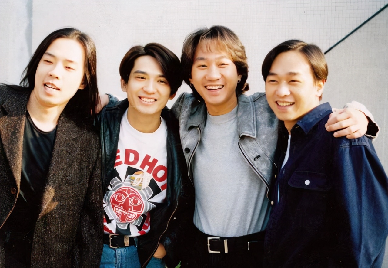 Comparable to Byond's hall-level band - vertical line - iNEWS