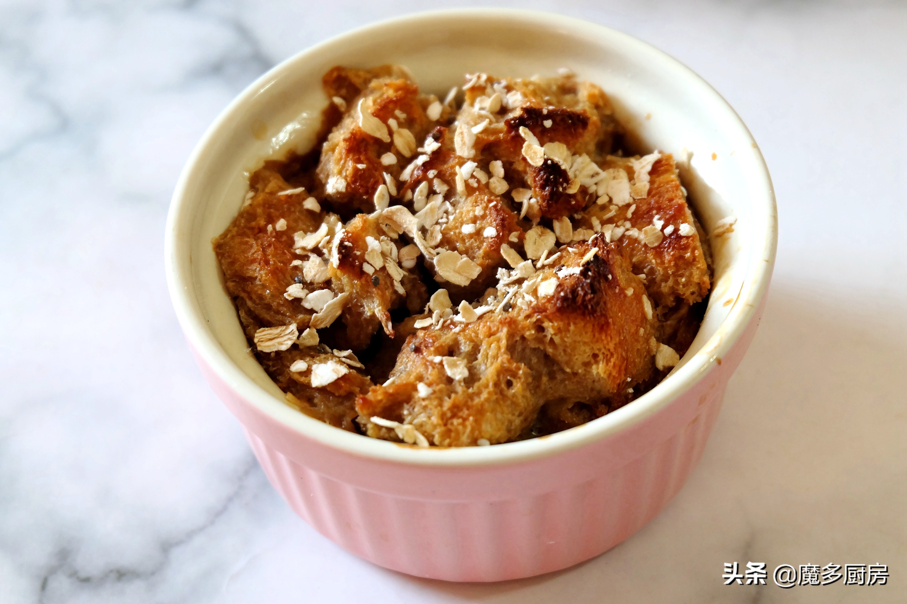 There are too many toasts at home. Breakfast is arranged in these two ...