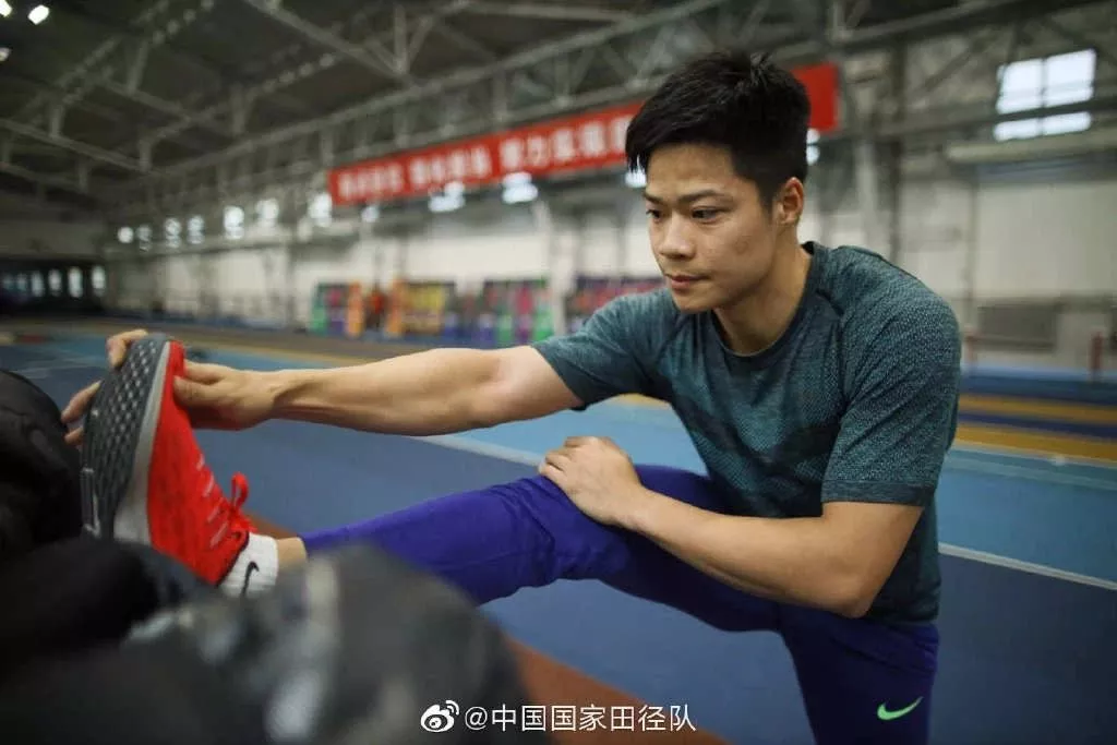 Su Bingtian ran 10 seconds into the 100m for the 7th time, the fastest ...