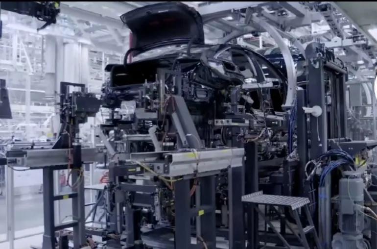 Facing the siege of high-tech industries by the United States and ...