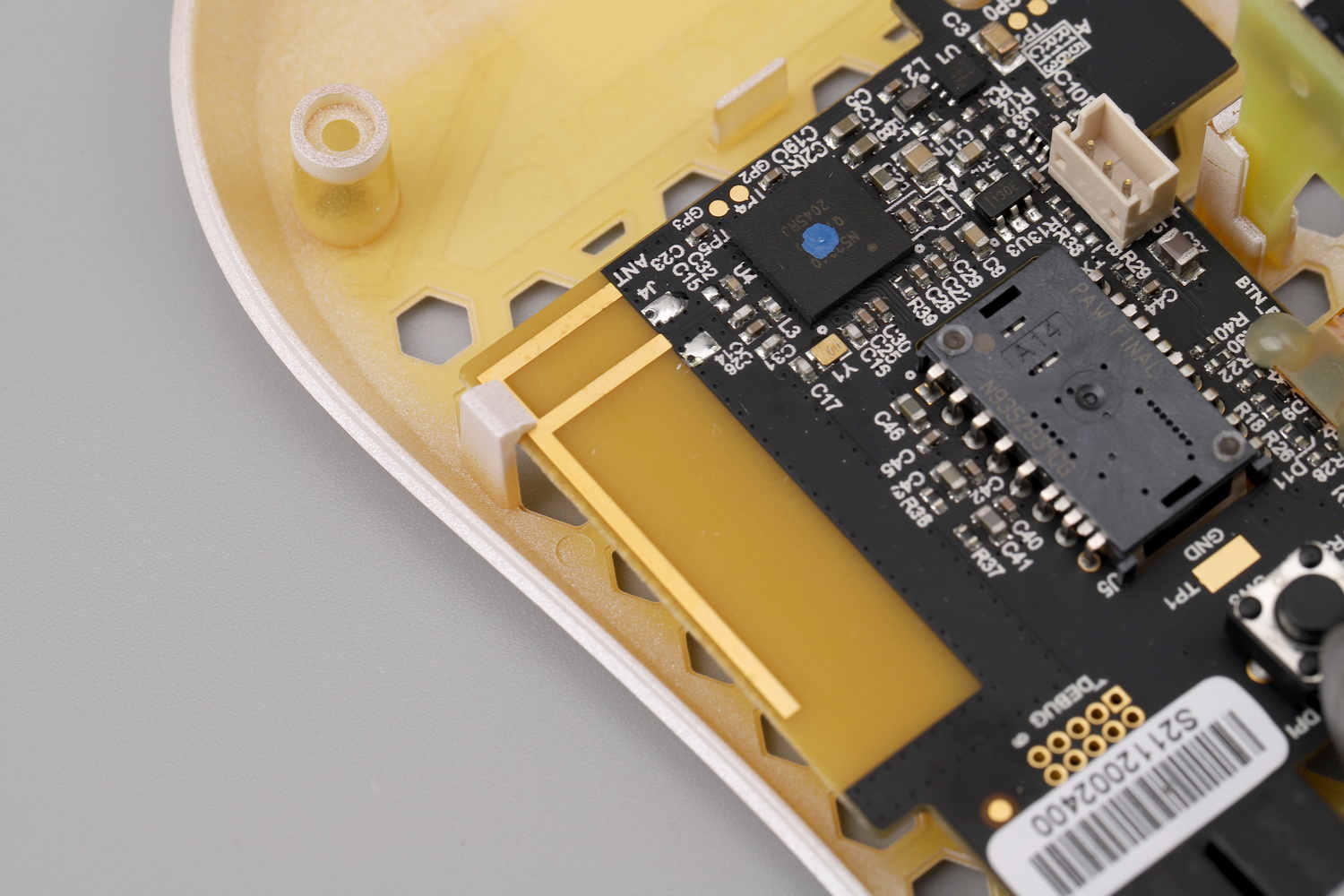 探求終極鼠標的含金量，Finalmouse Starlight-12 Zeus拆解 - 資訊咖