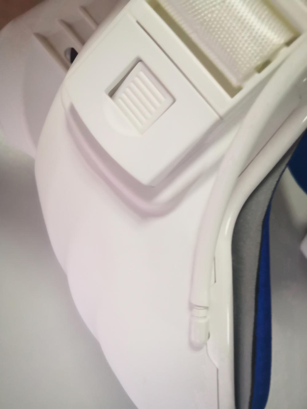 Cool relaxing neck fixer experience: two-pronged head lifting + hot ...