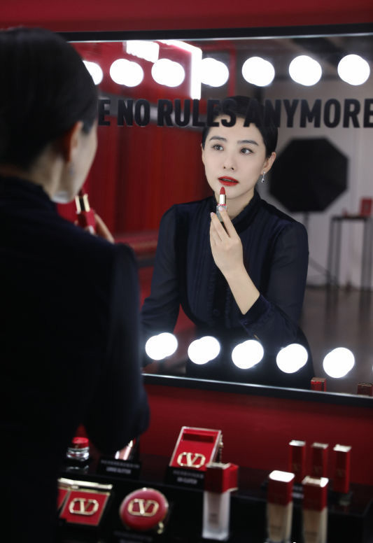 The once Olympic champion is even more beautiful!Liu Xuan looks like a ...