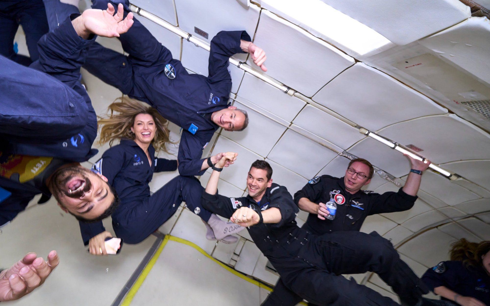 SpaceX "Inspiration 4" astronauts conducted zero-gravity training to ...