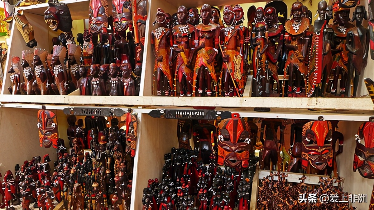 Kenyan wood carving - iNEWS