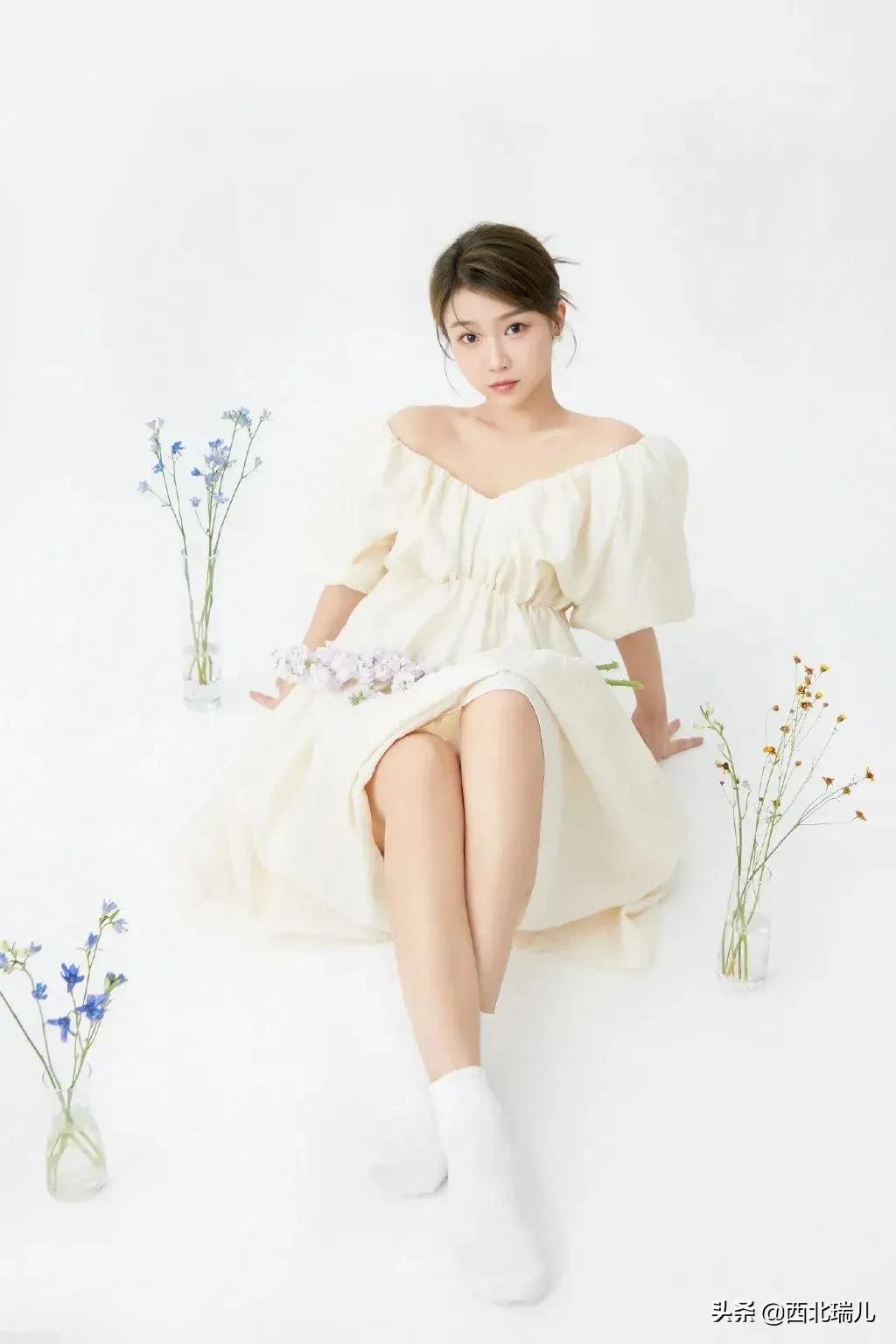 Lin Junyi set of small fresh photos - iNEWS