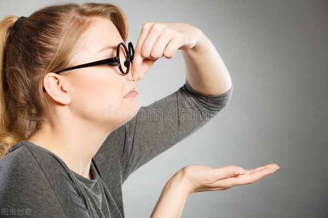 Irregular small particles, very smelly, can't help but want to smell it ...