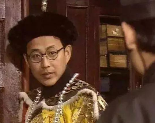 The former "CCTV host" Du Xian, married the movie emperor for many ...