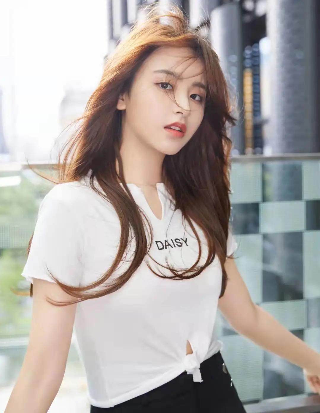 Fu Jing and Qi Yandi cooperated on stage, Zhao Rang and Li Xin were on ...