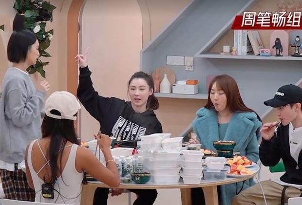 Joey Yung has an obvious attitude towards Cecilia Cheung!Na Ying ...