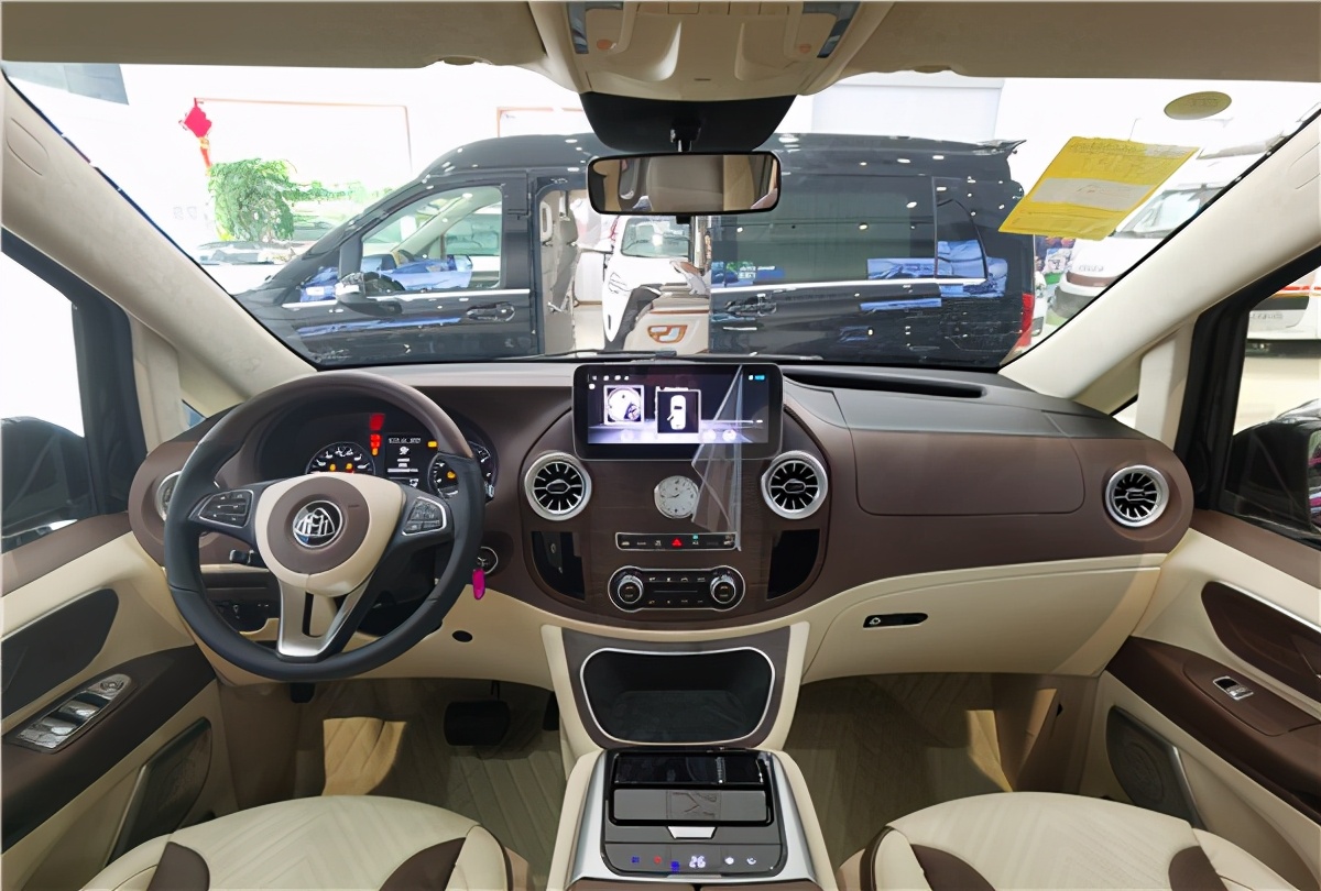Mercedes-Benz Vitobach VS680, the first choice for luxury hospitality ...