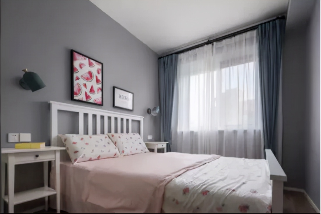 140 square meters two-story duplex, the kitchen is at the door, and the ...