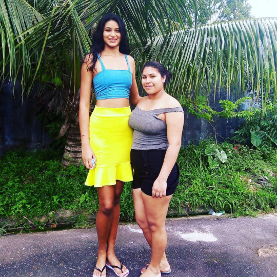 Brazilian woman is over 2 meters tall, falls in love with a man who is ...