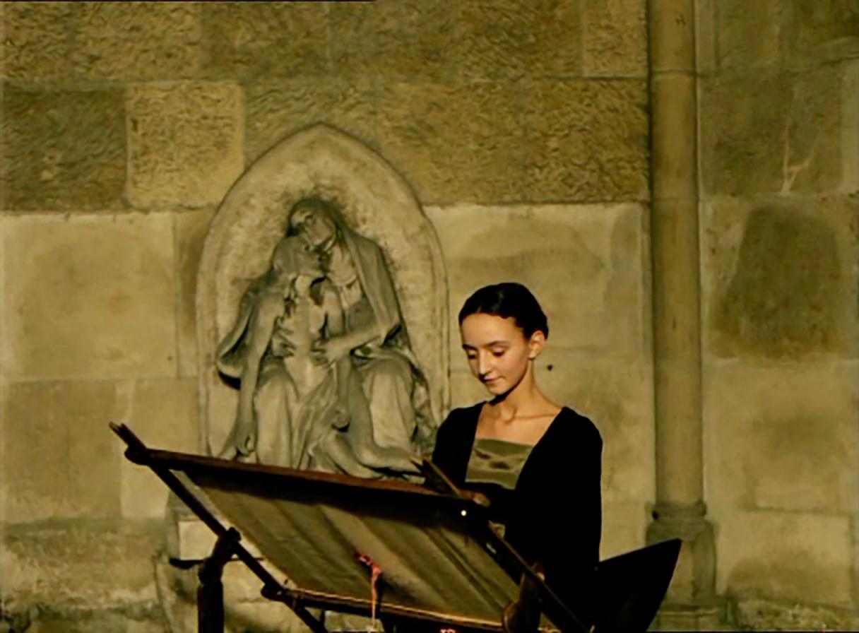 Maria de Medello, the goddess of literary and artistic sensuality - iNEWS