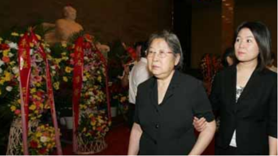 After 22 years, He Zizhen saw Mao Zedong talk for an hour, and she fell ...