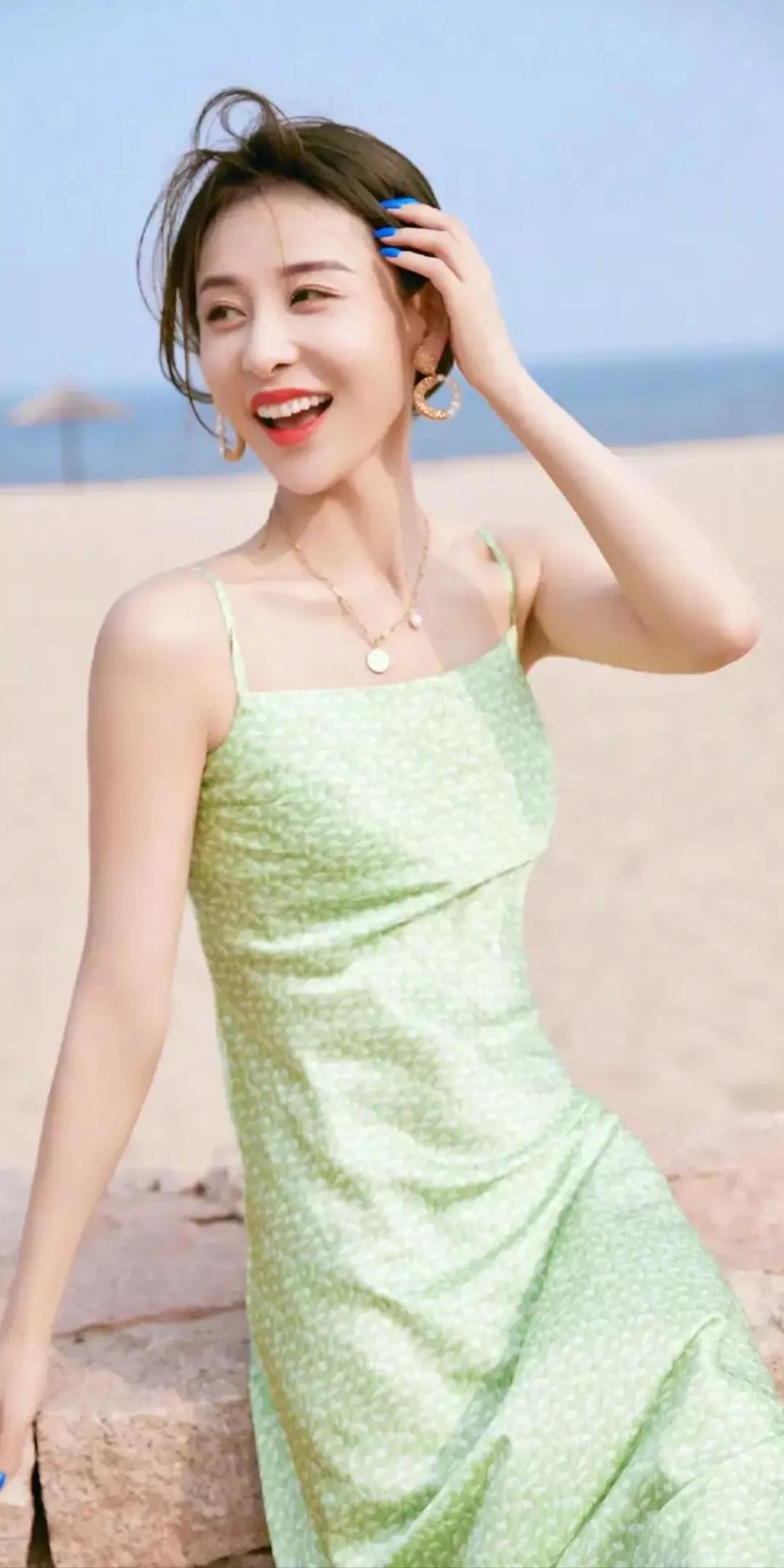 Sometimes beautiful, sometimes delicate, Jia Qing is fascinating - iNEWS