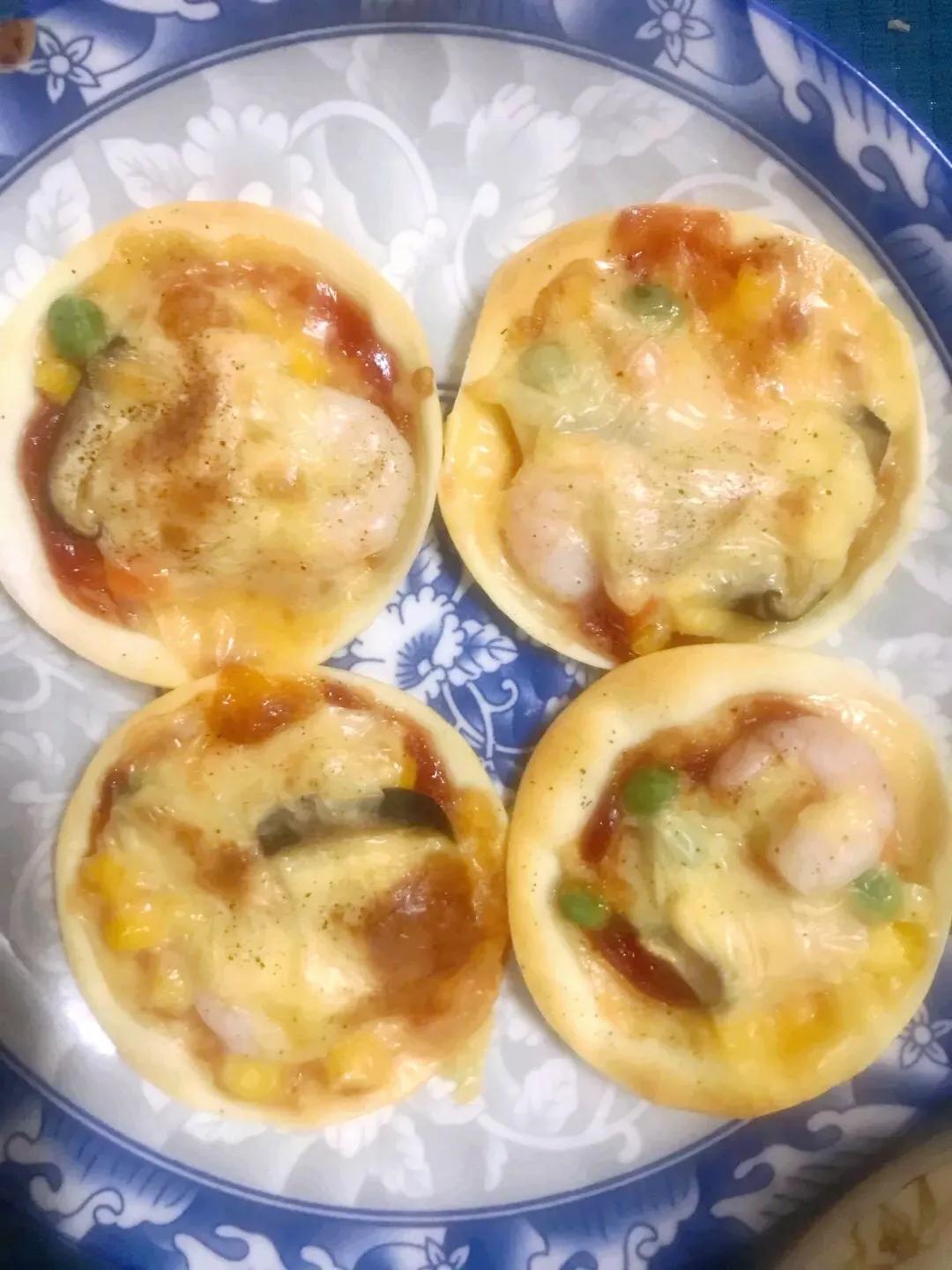 Homemade dumpling crust pizza with Japanese steamed egg, home-cooked ...