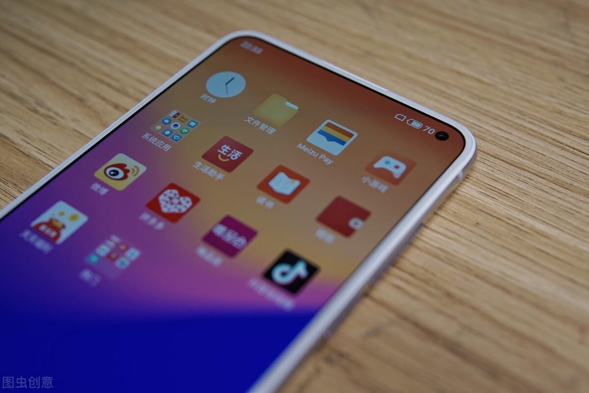 Why do mobile phone manufacturers less and less make mobile phones with ...