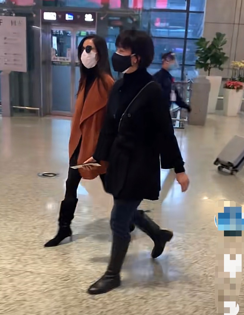 Li Ruotong can't recognize Li Ruotong? The thighs and calves are as ...