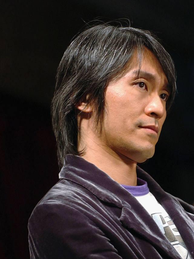 Two male superstars who quickly became popular after cutting double ...