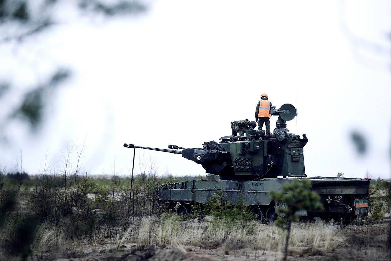 Why does the gun barrel raise its head after the tank fires?After you ...