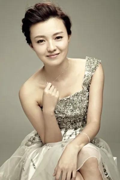 Actress Fu Jing, her style is still - iNEWS